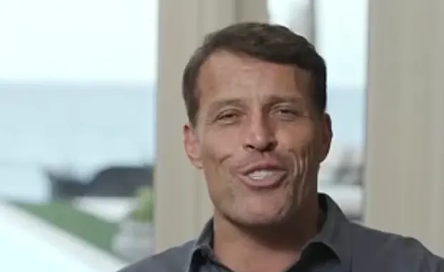 אחרי שאימן מאות סלבריטאים: הקואוצ'ר המצליח מגיע לישראל | חדשות 13