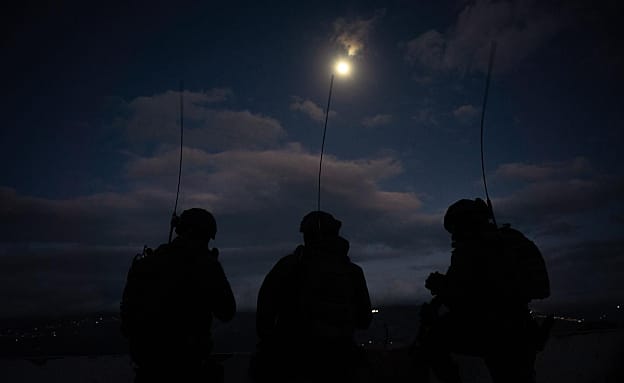 4 לוחמי צה"ל במילואים נפצעו בינוני מפגיעת רחפן נפץ בדרום לבנון | חדשות 13